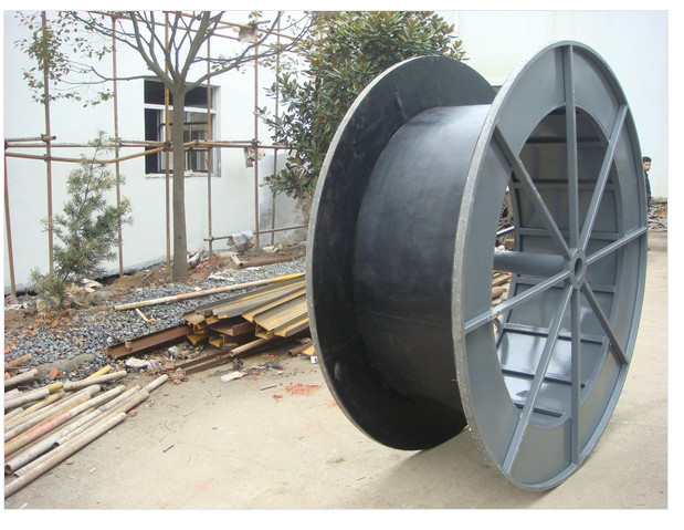 a tubular reel for lightweight shipping of pipe or conduit